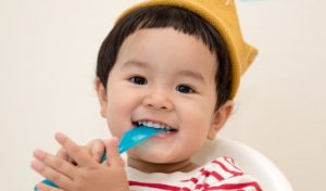 10 brincadeiras em casa para uma criança de 2 anos - The Little Gym